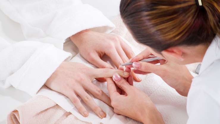 Manicuras - Asociación Valenciana de Profesionales de Estética (AVAPE)